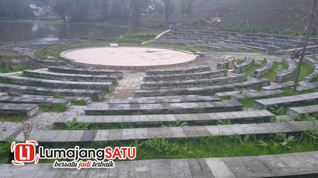 Amphiteater Ranupani Lumajang Terlihat Tak Terawat