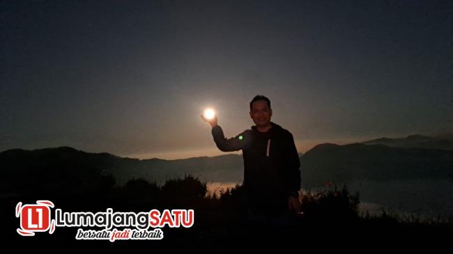 Nikmati Lukisan Alam Sambil Lihat Rembulan Tenggelam di B 29 Lumajang