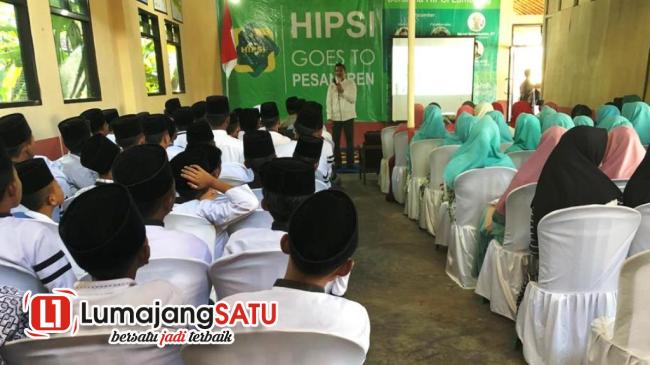 Goes To Pesantren, HIPSI Lumajang Latih Santri Nurul Faroh Produksi Tahu